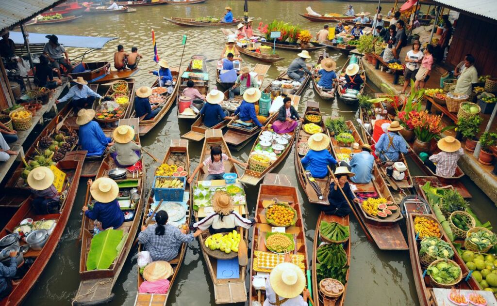 Touring Bangkok's Floating Markets: Hotspots and Local favourites