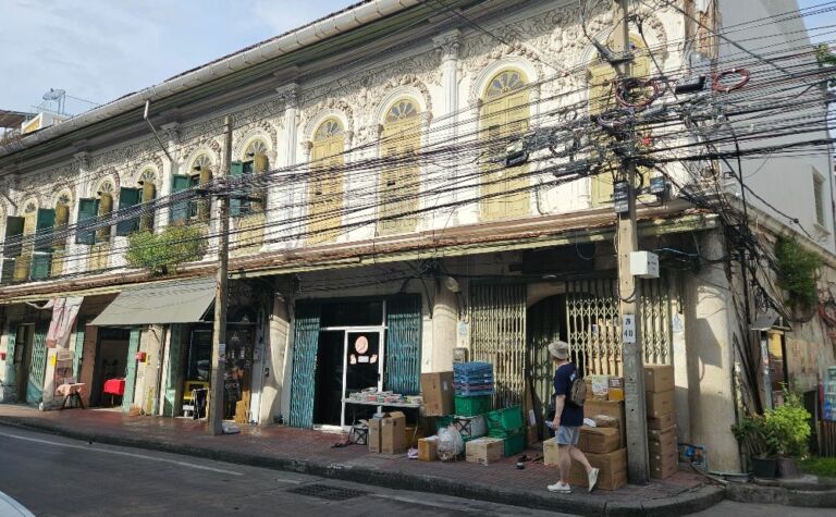 Song Wat Road: A 2-Hour Food and Photo Walk Through Bangkok's Coolest ...